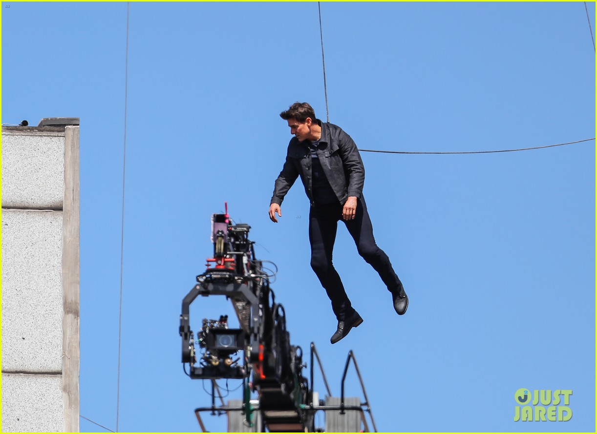 Tom Cruise Provides Update After Scary On-Set Stunt Injury: Photo ...