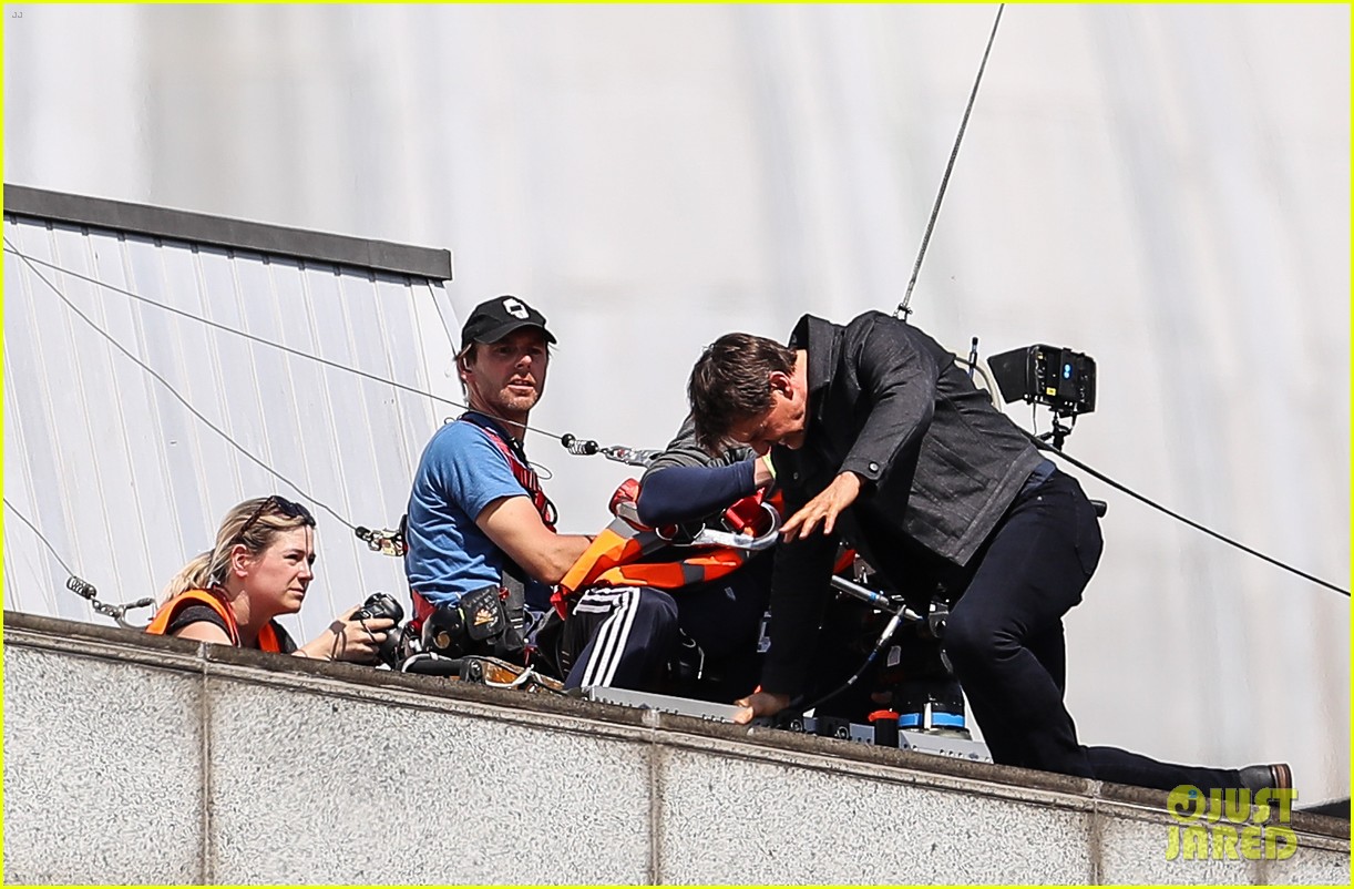 Tom Cruise Provides Update After Scary On-Set Stunt Injury: Photo ...