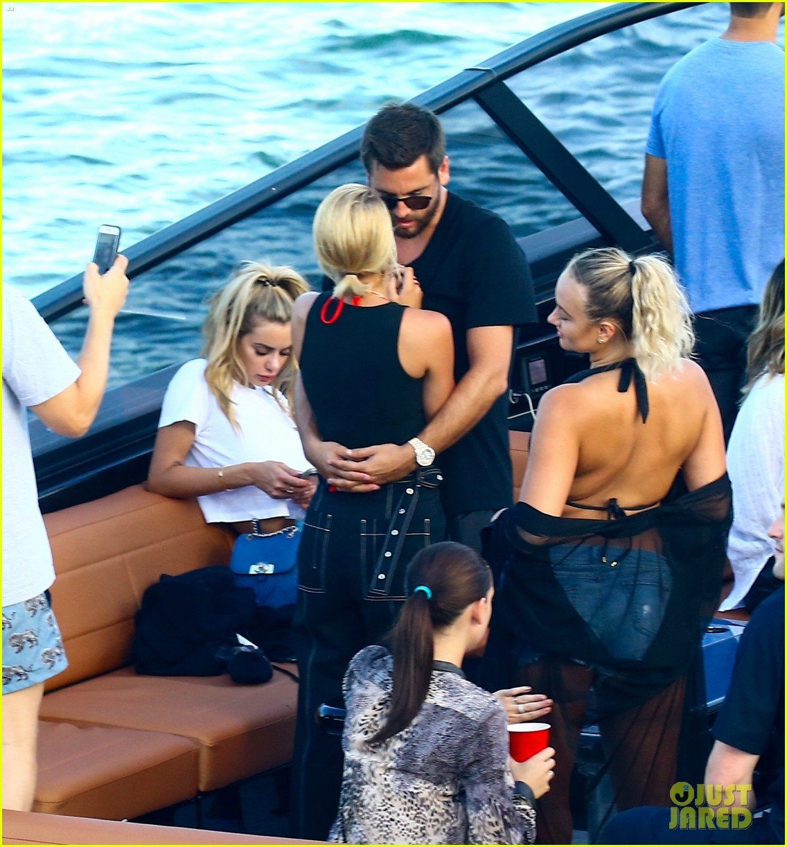Scott Disick & Sofia Richie Flaunt Major PDA During Boat Ride: Photo ...