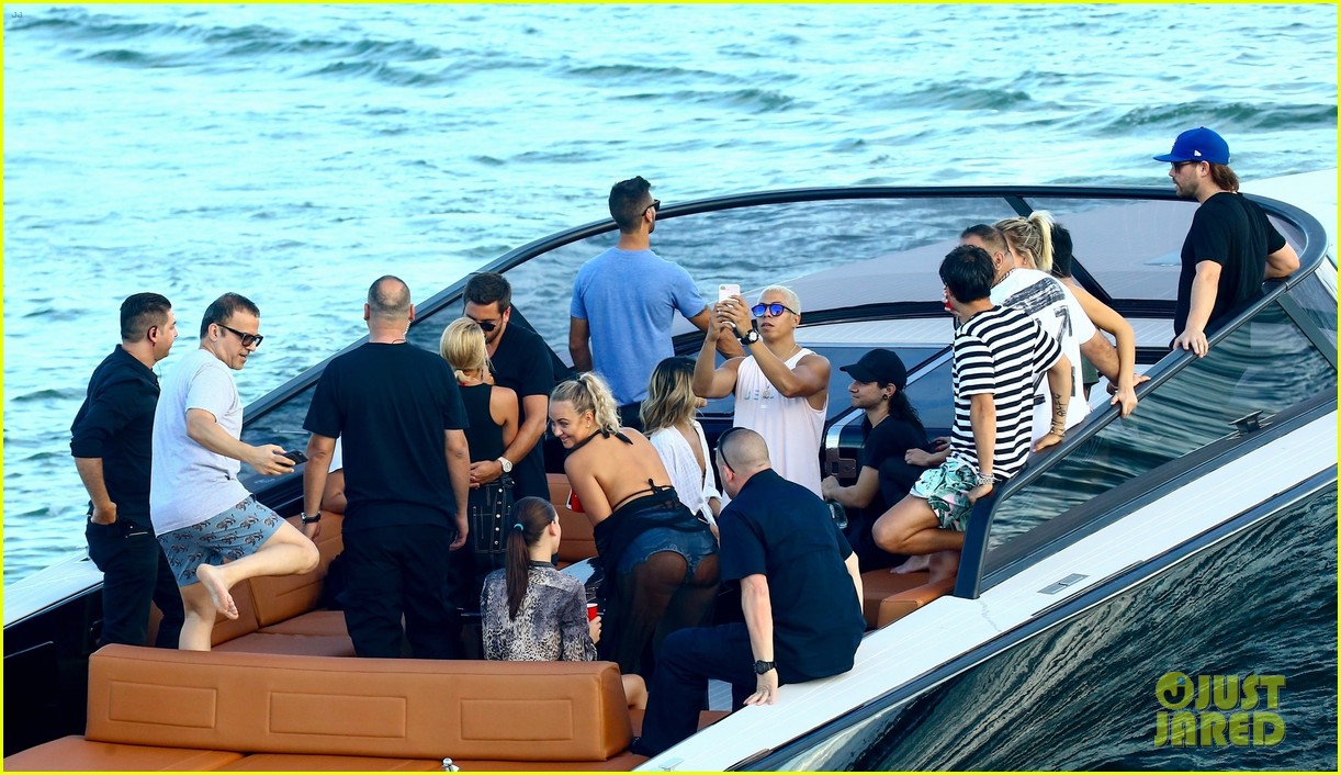 Scott Disick & Sofia Richie Flaunt Major PDA During Boat Ride: Photo ...