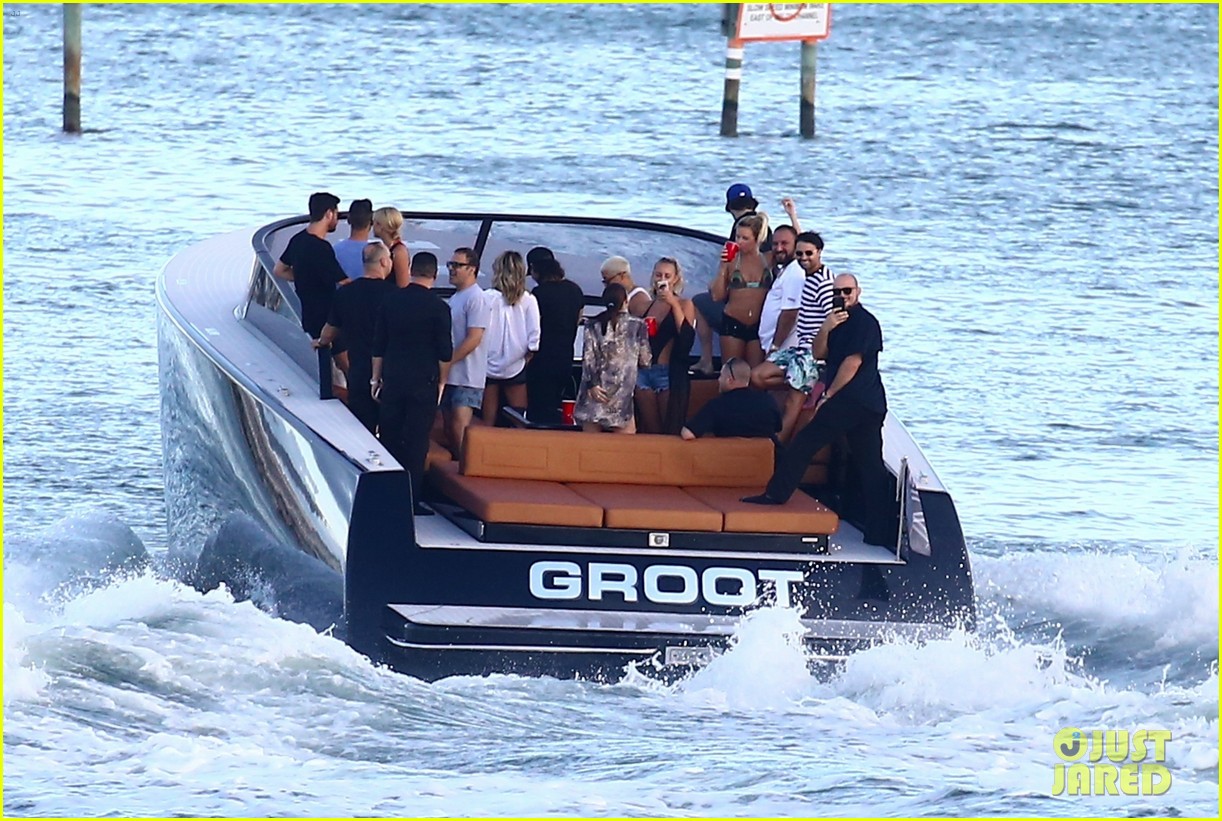 Scott Disick & Sofia Richie Flaunt Major PDA During Boat Ride: Photo ...