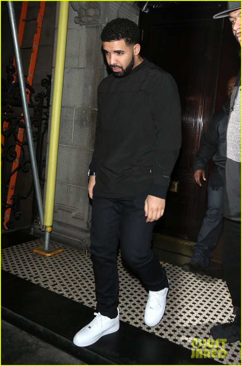 Drake Enjoys a Night Out with Friends in London: Photo 3948947 | Drake ...