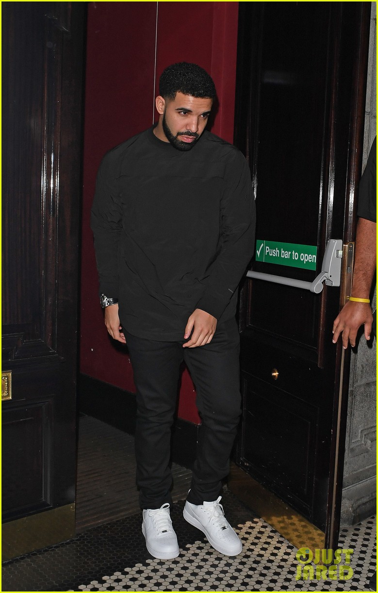 Drake Enjoys a Night Out with Friends in London: Photo 3948949 | Drake ...