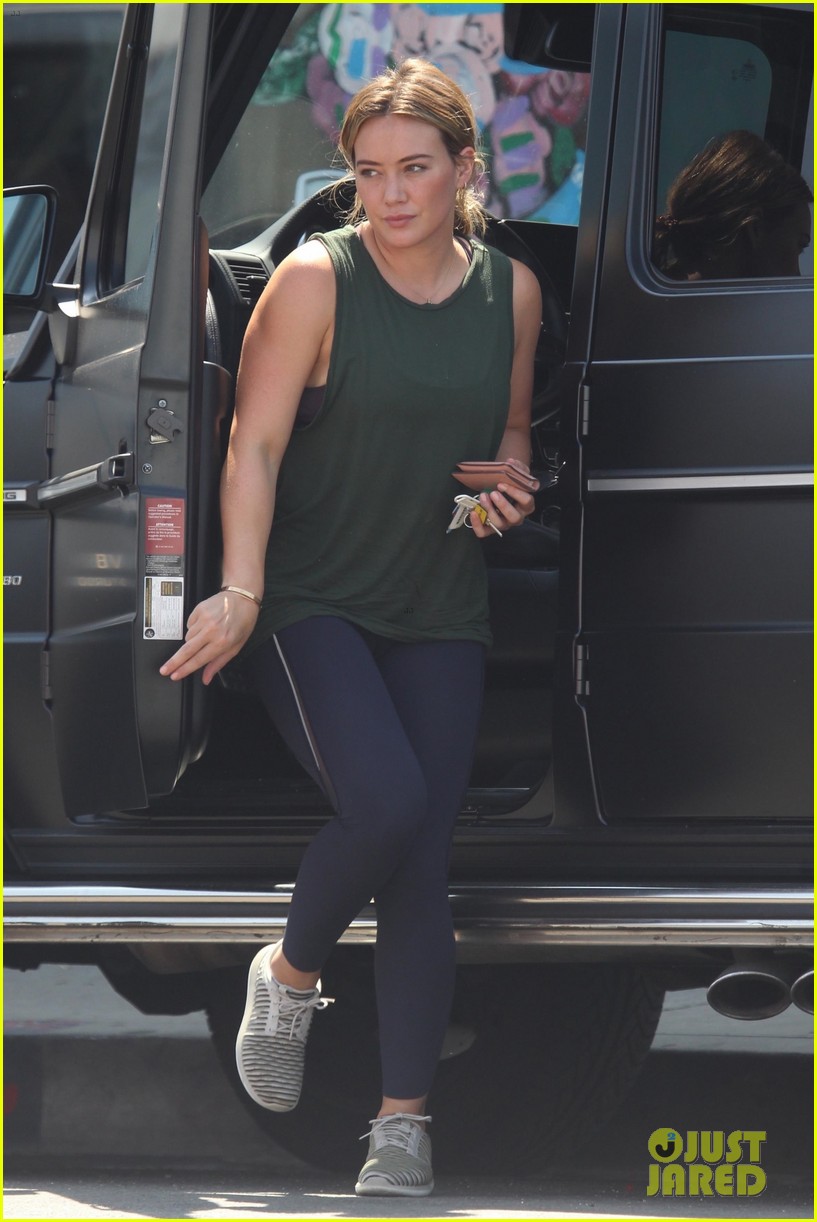 Hilary Duff Climbs For Houston With Ex-Boyfriend Jason Walsh: Photo ...