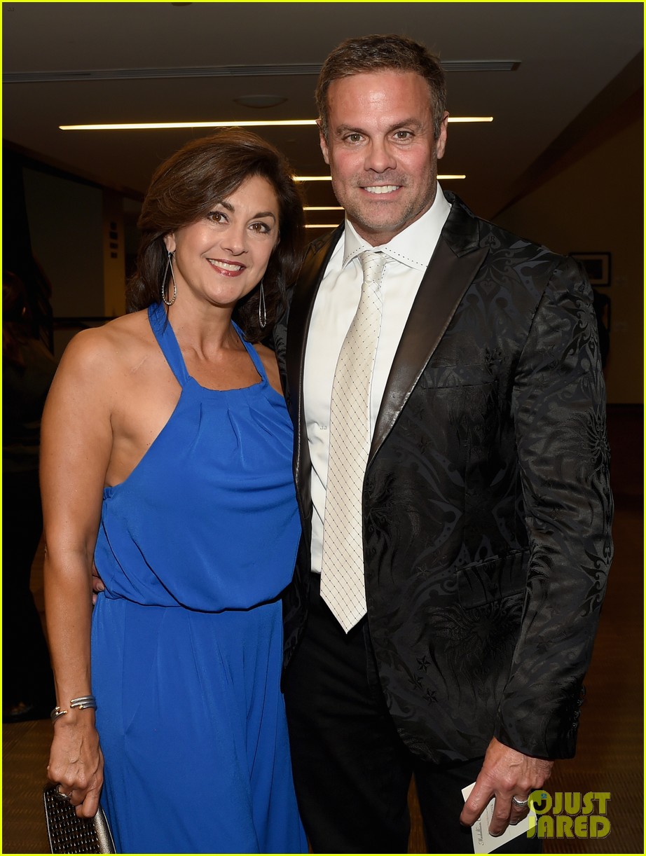 Troy Gentry Dead - Montgomery Gentry Singer Dies in Helicopter Crash at ...