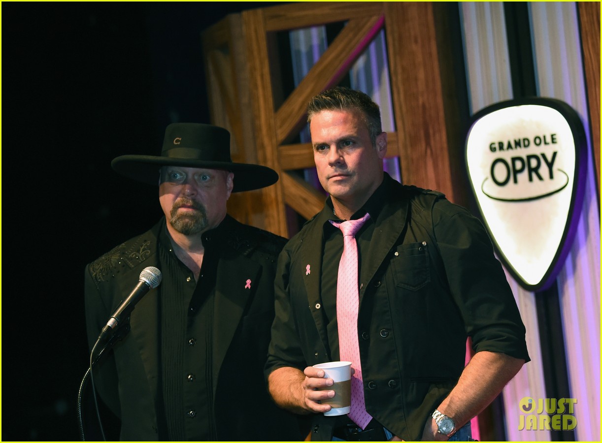 Troy Gentry Dead - Montgomery Gentry Singer Dies in Helicopter Crash at ...