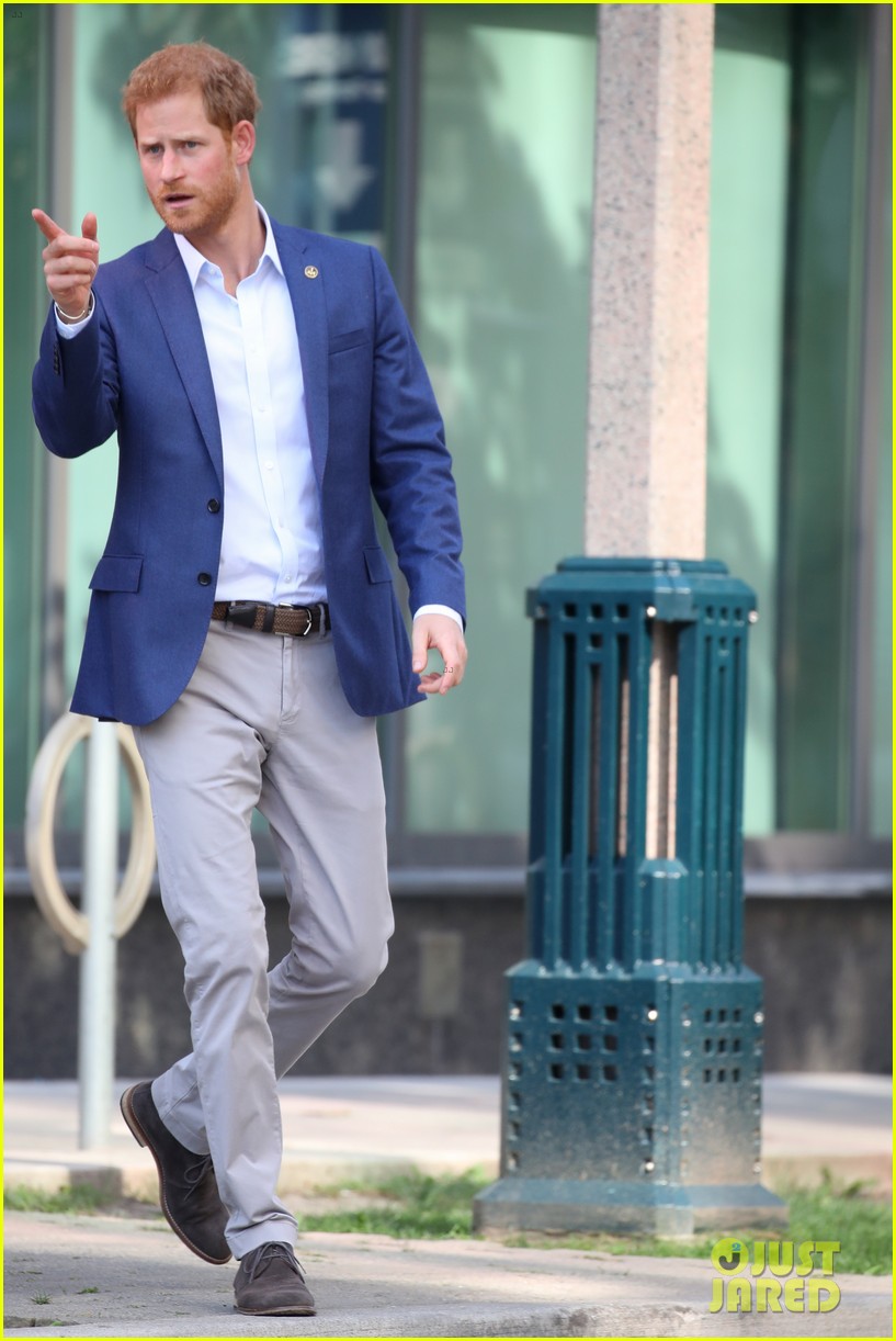 Prince Harry Meets First Lady Melania Trump for the First Time: Photo ...