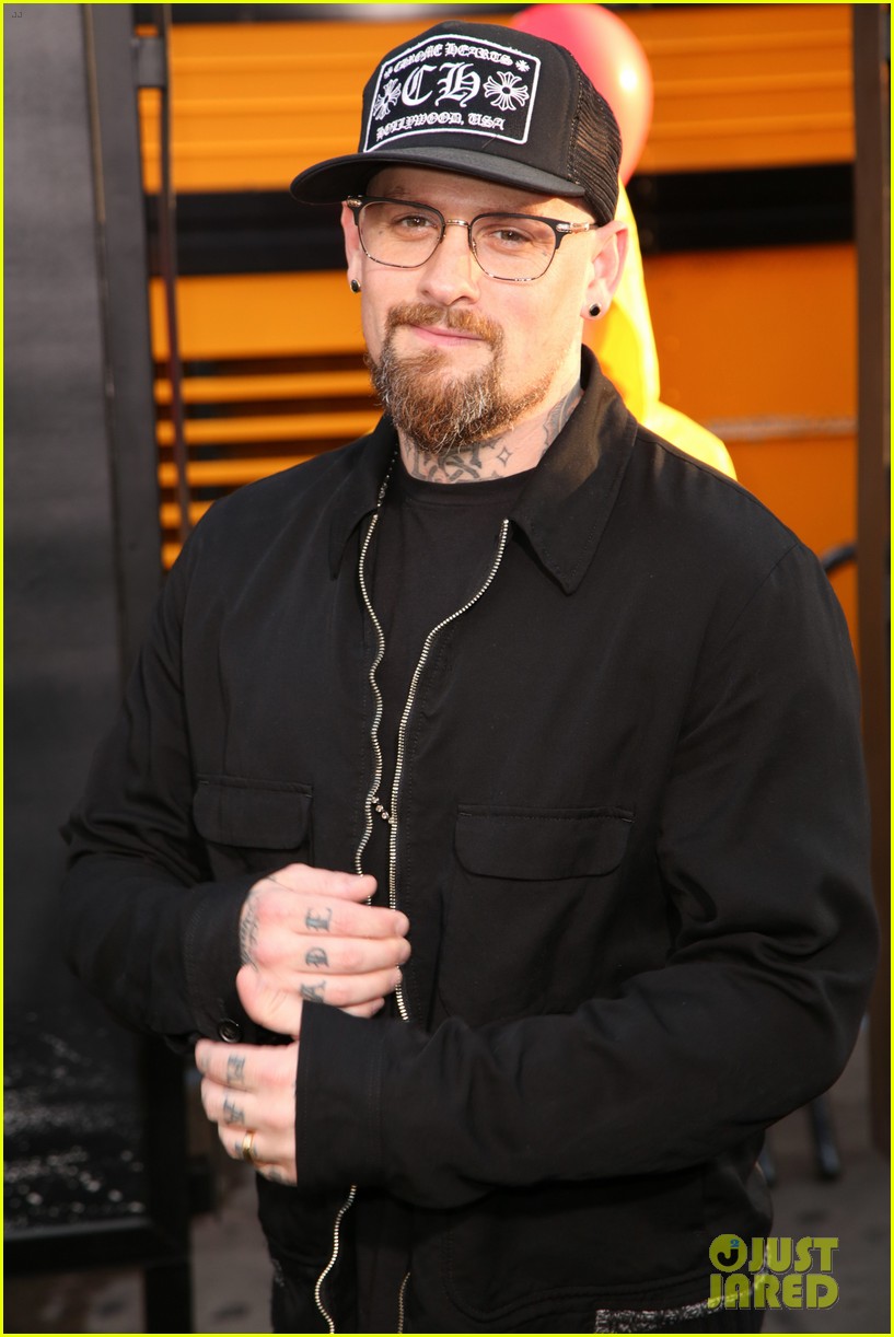 Derek Hough & More Stars Attend the 'It' Hollywood Premiere: Photo ...