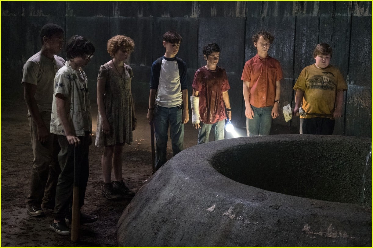 'It' Becomes Highest Grossing Horror Movie of All Time!: Photo 3962508 ...