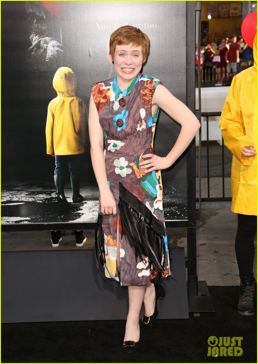 The 'It' Kids Walk Red Carpet Together at Hollywood Premiere!: Photo ...