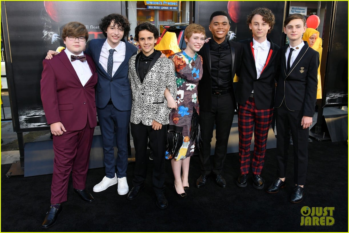 The 'It' Kids Walk Red Carpet Together at Hollywood Premiere!: Photo ...