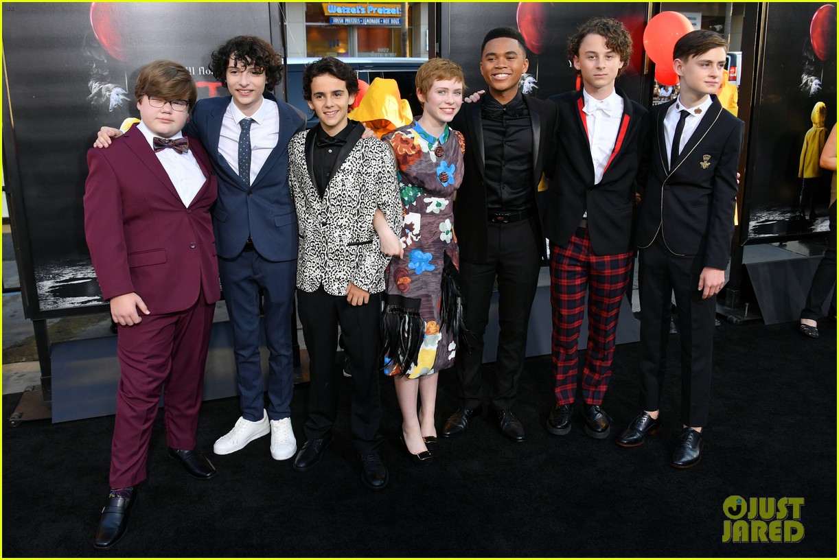 The 'It' Kids Walk Red Carpet Together at Hollywood Premiere!: Photo ...