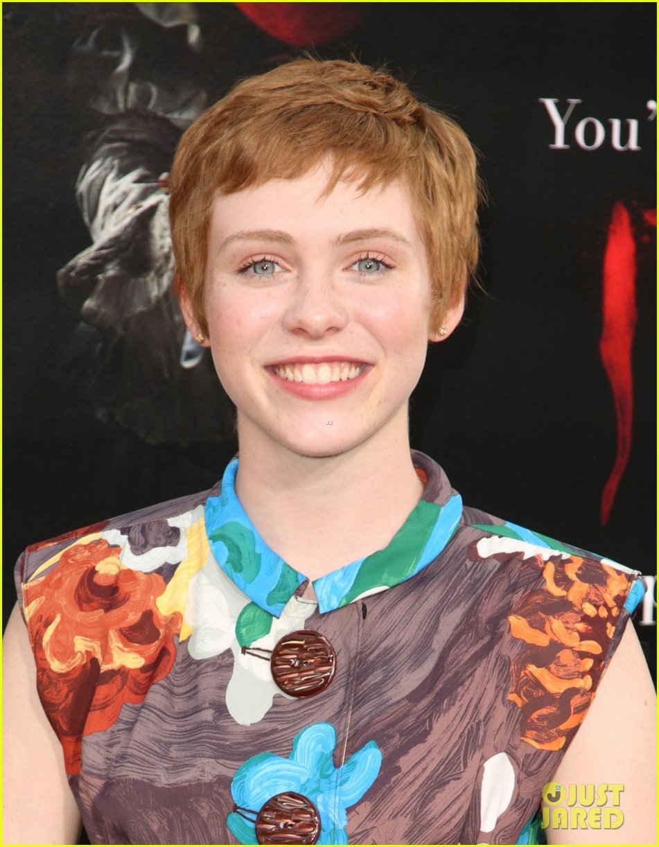 The 'It' Kids Walk Red Carpet Together at Hollywood Premiere!: Photo ...