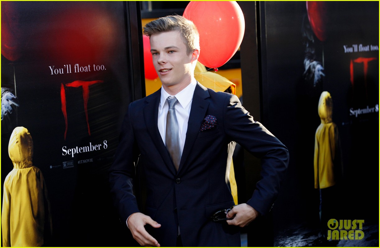 The 'It' Kids Walk Red Carpet Together at Hollywood Premiere!: Photo ...