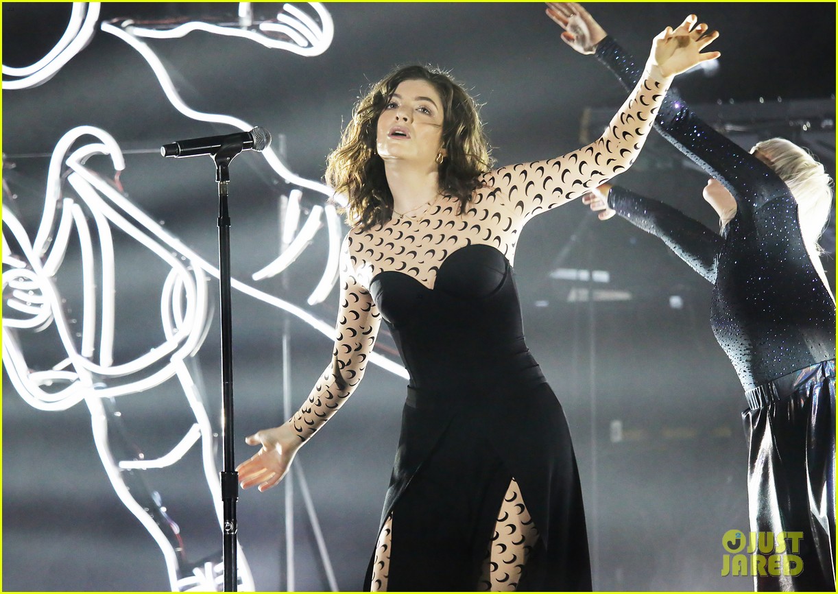 Lorde Gets Major Praise From Khalid After Kicking Off 'Melodrama' World ...