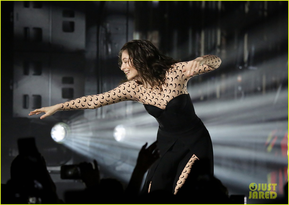 Lorde Gets Major Praise From Khalid After Kicking Off 'Melodrama' World ...