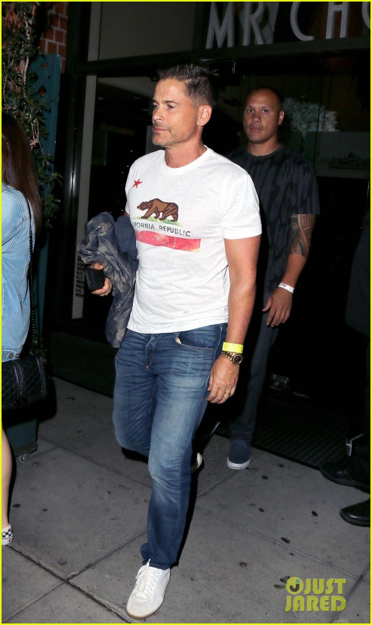 Rob Lowe Shows Off His Buff Biceps at Dinner: Photo 3954622 | Rob Lowe ...