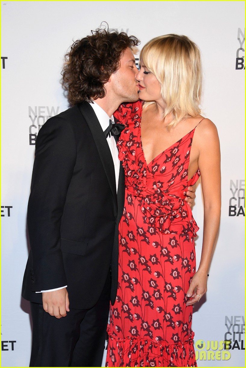 Sarah Jessica Parker, Keri Russell, & Malin Akerman Have Date Night ...