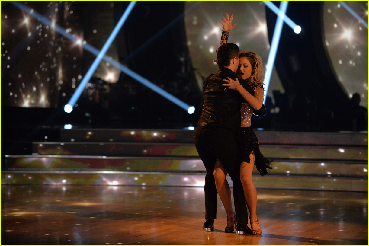 Lindsey Stirling Ties for 'DWTS' Week One's Highest Score - Watch Her ...