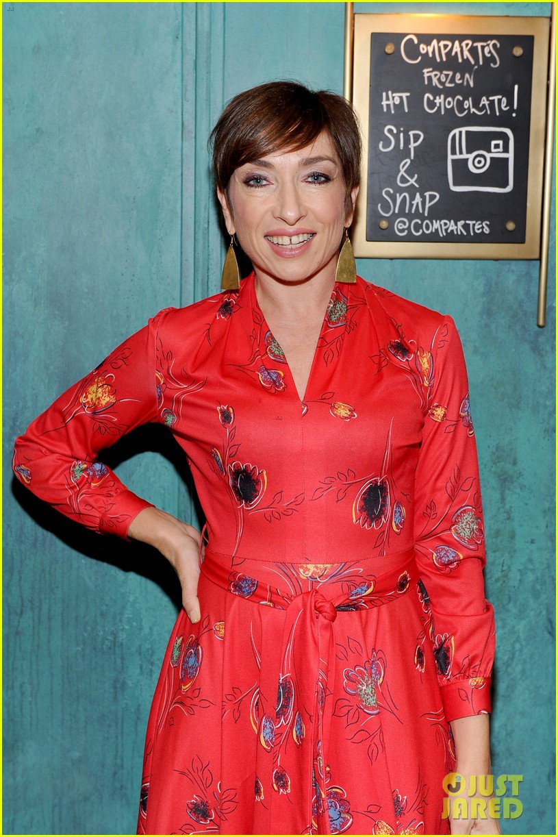 Rosie Huntington-Whiteley Celebrates Compartes Chocolatier's New ...