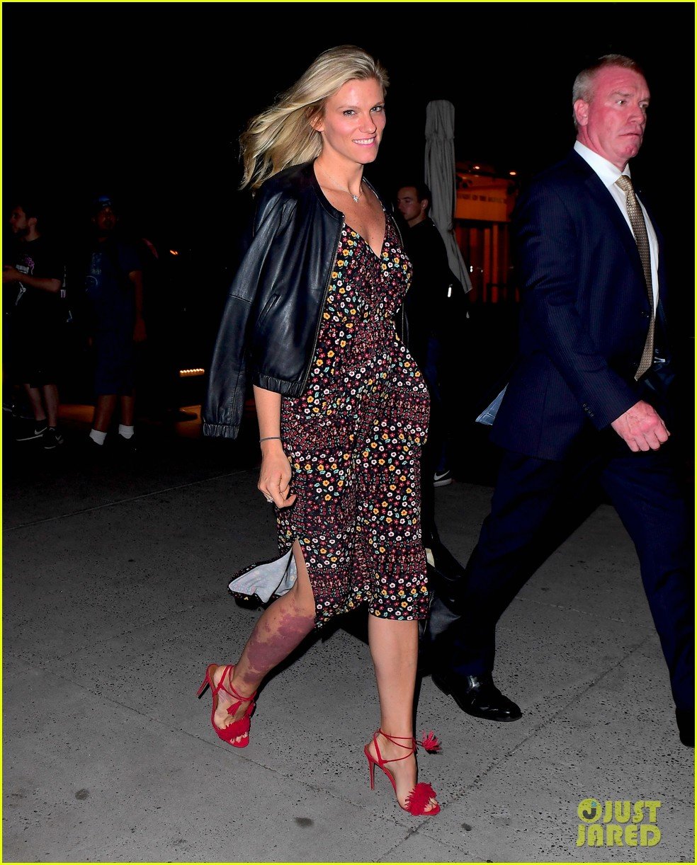 Ben Affleck & Lindsay Shookus Couple Up for 'SNL'!: Photo 3969691 | Ben ...