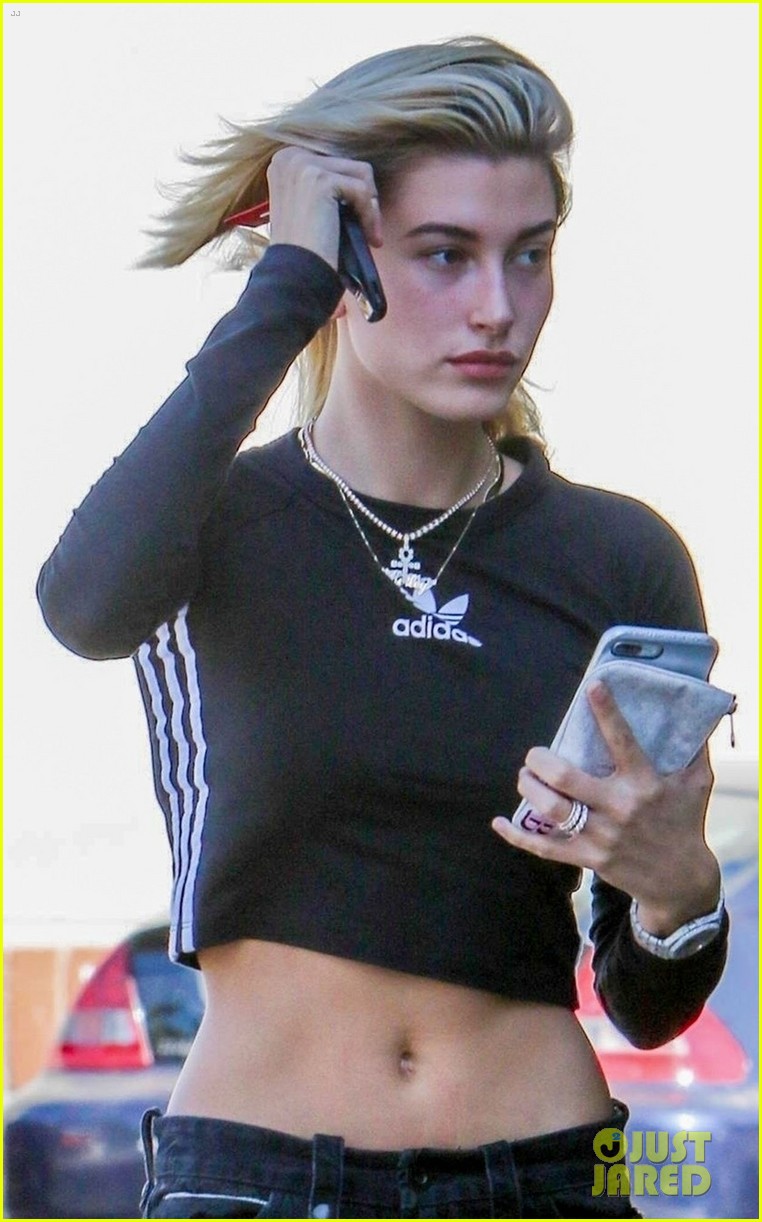 Hailey Baldwin Puts Toned Abs on Display in Adidas Crop Top: Photo ...