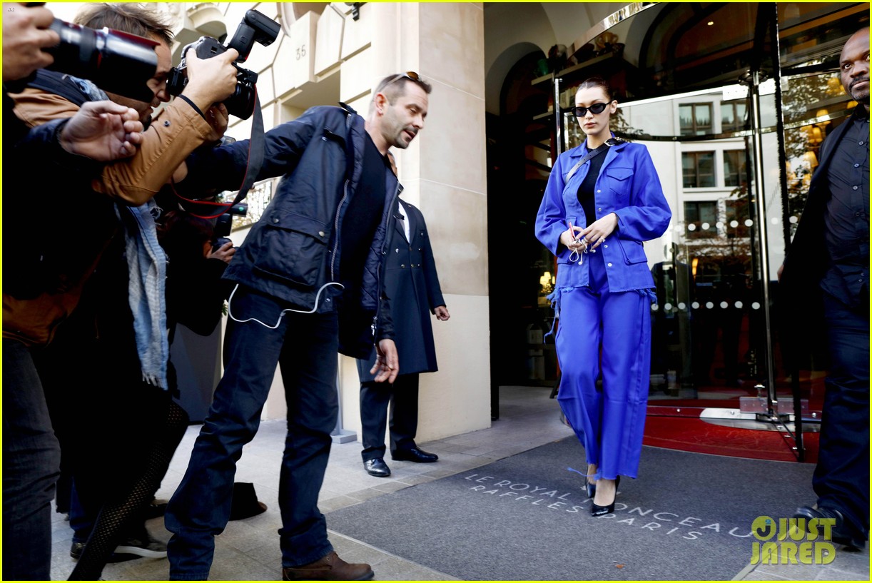 Bella Hadid Narrowly Avoids Photographer Scuffle in Paris : Photo ...