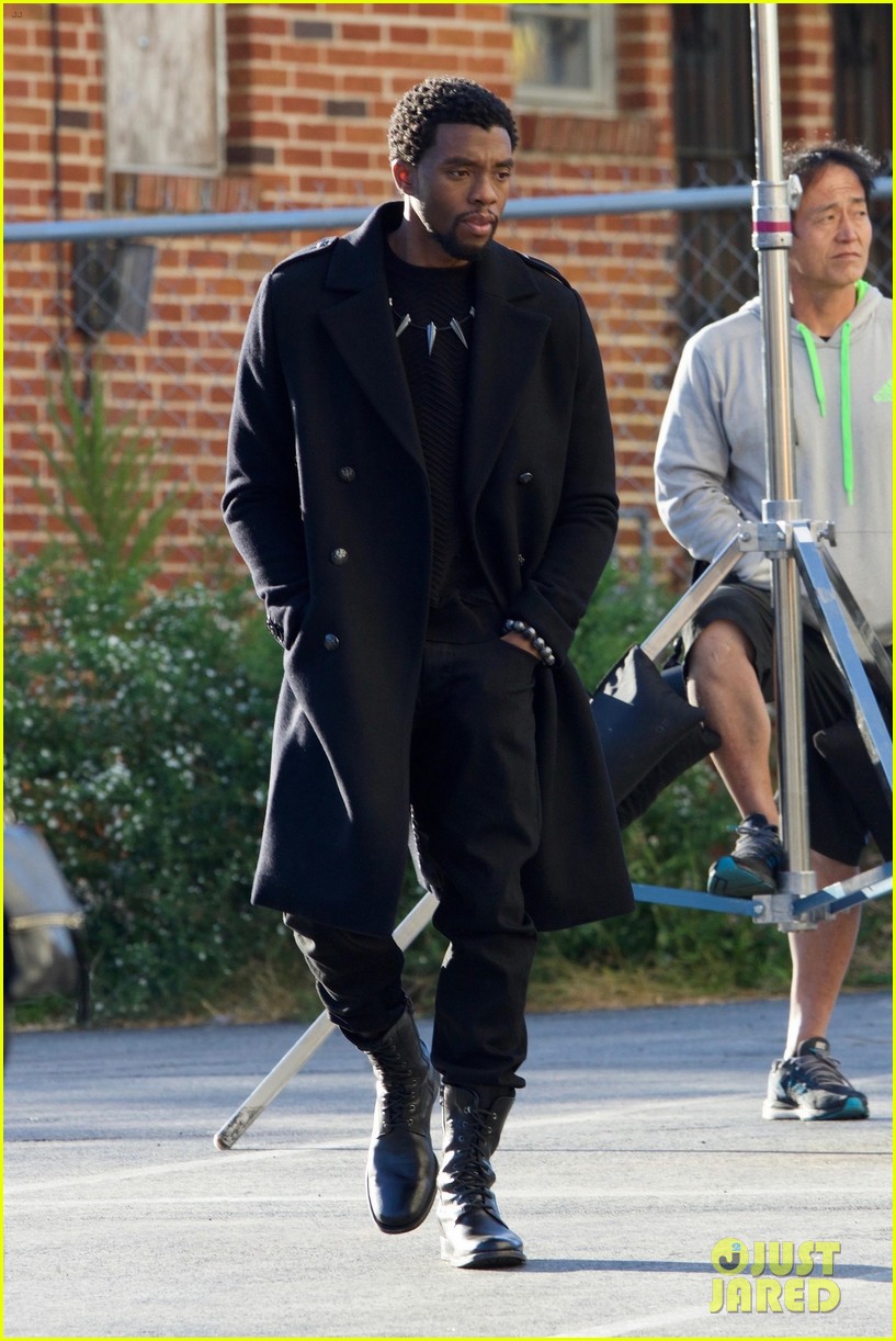 Chadwick Boseman & Jeremy Renner Suit Up for 'Avengers 4' Filming ...