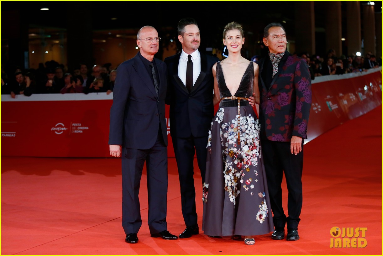 Jamie Dornan Joins Rosamund Pike In Upcoming Biopic!: Photo 3978277 ...