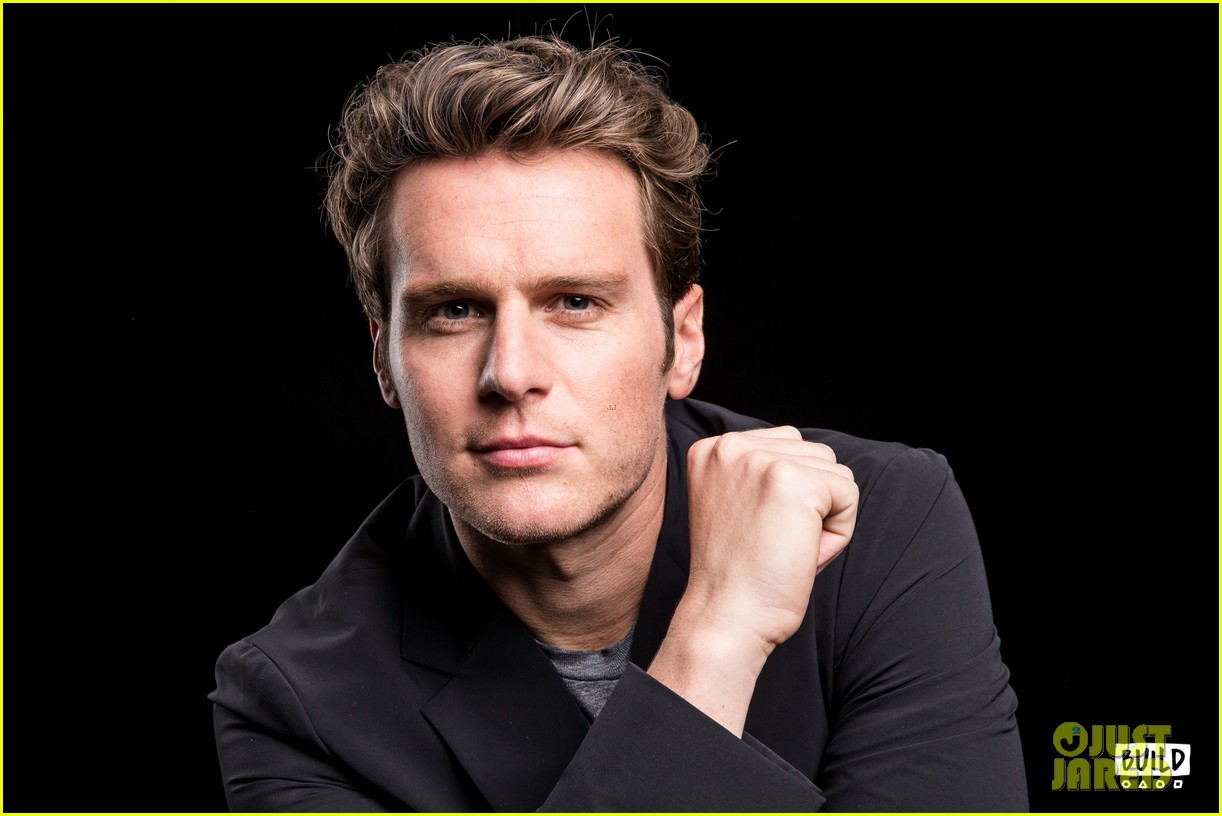 Jonathan Groff Reveals He First Met with David Fincher for Justin ...
