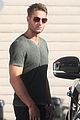Justin Hartley Shows Off His Buff Biceps at the Gym: Photo 3966627 ...