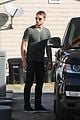 Justin Hartley Shows Off His Buff Biceps at the Gym: Photo 3966627 ...