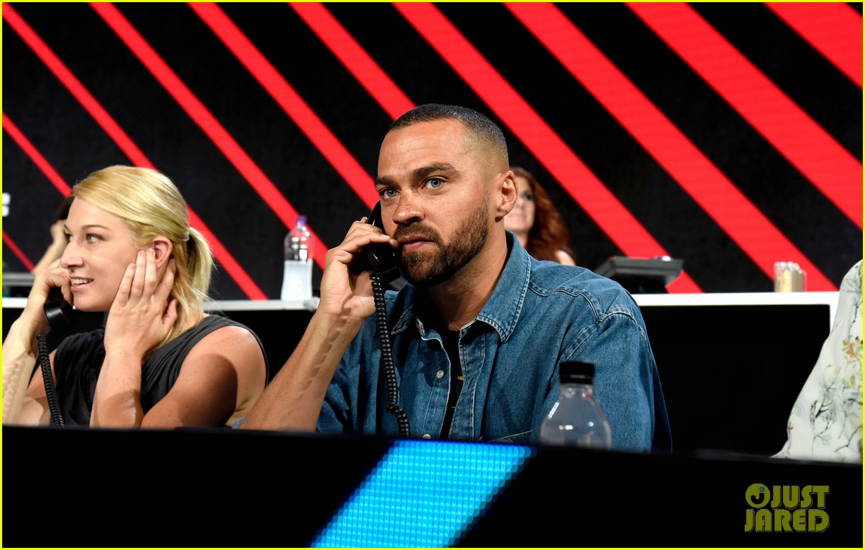 Jared Leto & Jesse Williams Answer Calls During the 'Somos: Una Voz ...
