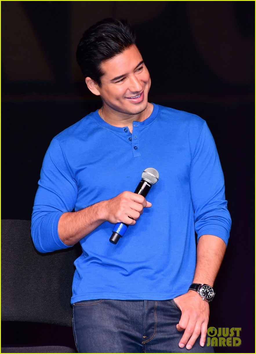 Mario Lopez Delivers a Speech at Women's Expo in New Jersey!: Photo ...