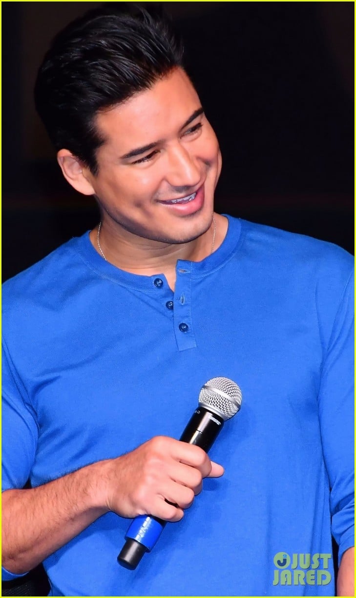 Mario Lopez Delivers a Speech at Women's Expo in New Jersey!: Photo ...