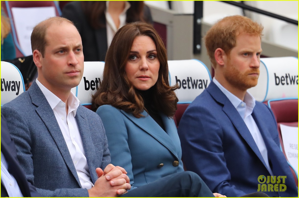 Pregnant Kate Middleton Makes Surprise Appearance at Coach Core ...