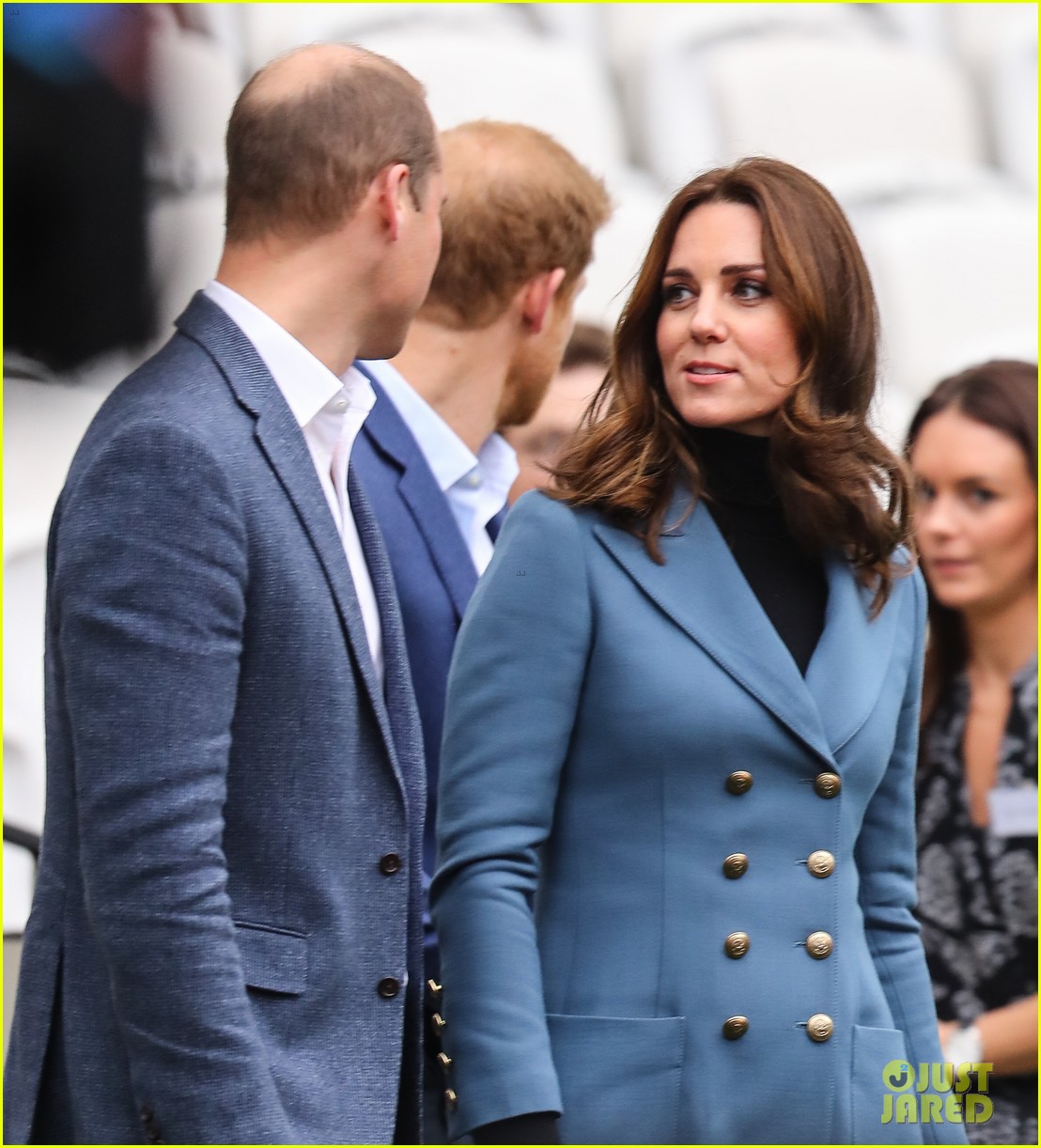 Pregnant Kate Middleton Makes Surprise Appearance at Coach Core ...
