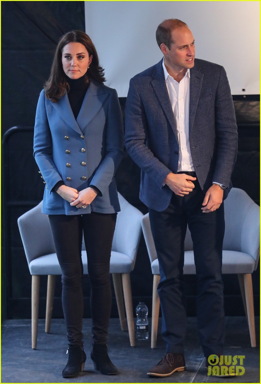 Pregnant Kate Middleton Makes Surprise Appearance at Coach Core ...