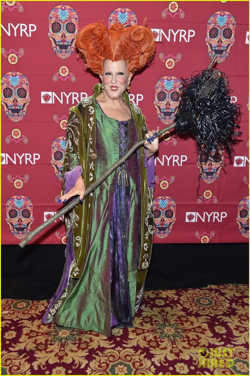 Bette Midler's 'Hocus Pocus' Halloween Costume Was One of the Best Ever ...