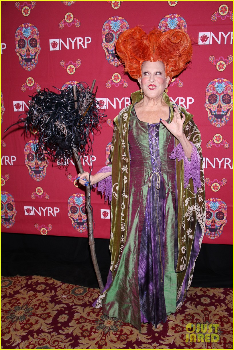 Bette Midler's 'Hocus Pocus' Halloween Costume Was One of the Best Ever ...