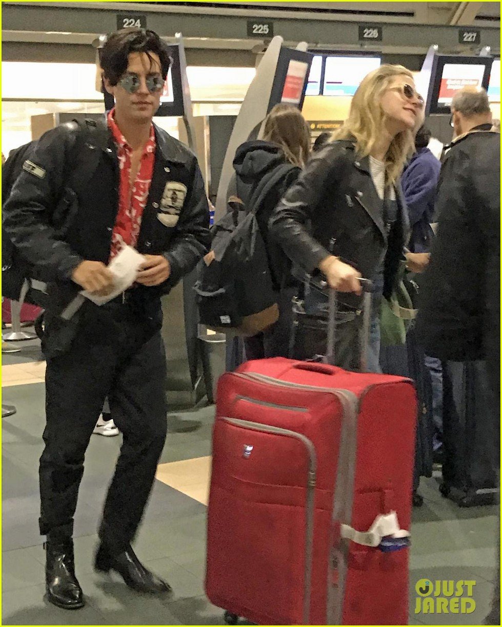 Riverdale's Cole Sprouse & Lili Reinhart Fly Out of Vancouver Together: Photo 3969317 | Cole ...
