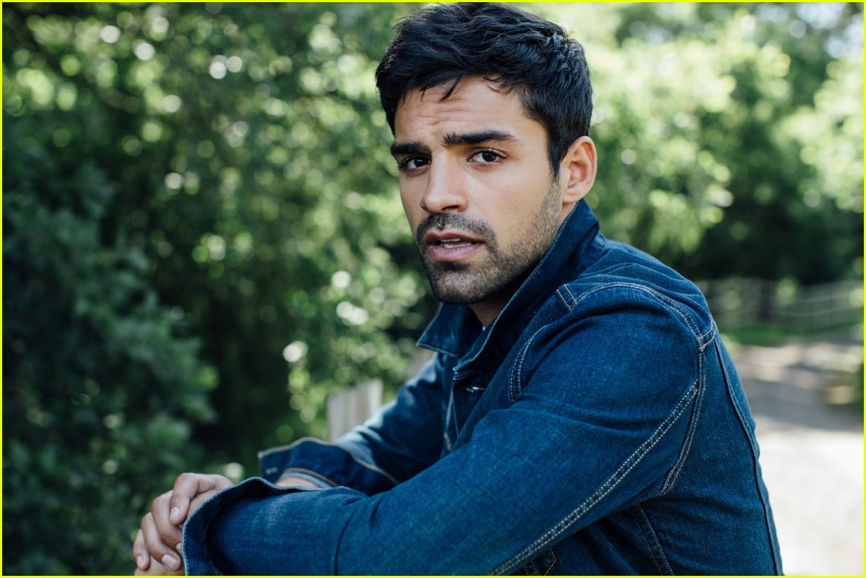 The Gifted's Sean Teale Shares 10 Fun Facts You Don't Know About Him ...
