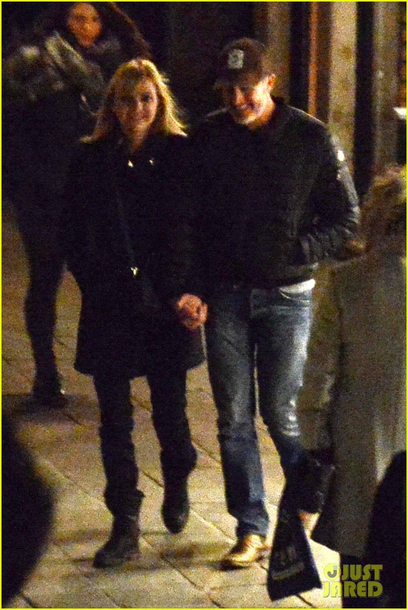 Anna Faris & Boyfriend Michael Barrett Take a Romantic Stroll in Venice ...