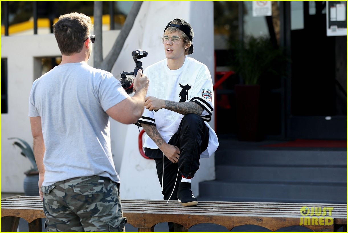 Justin Bieber Works Up a Sweat at Morning Dance Class: Photo 3994599 ...