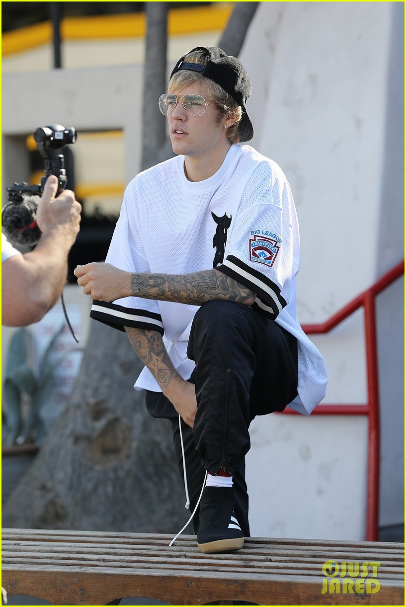 Justin Bieber Works Up a Sweat at Morning Dance Class: Photo 3994612 ...