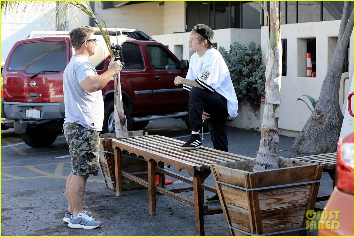 Justin Bieber Works Up a Sweat at Morning Dance Class: Photo 3994613 ...