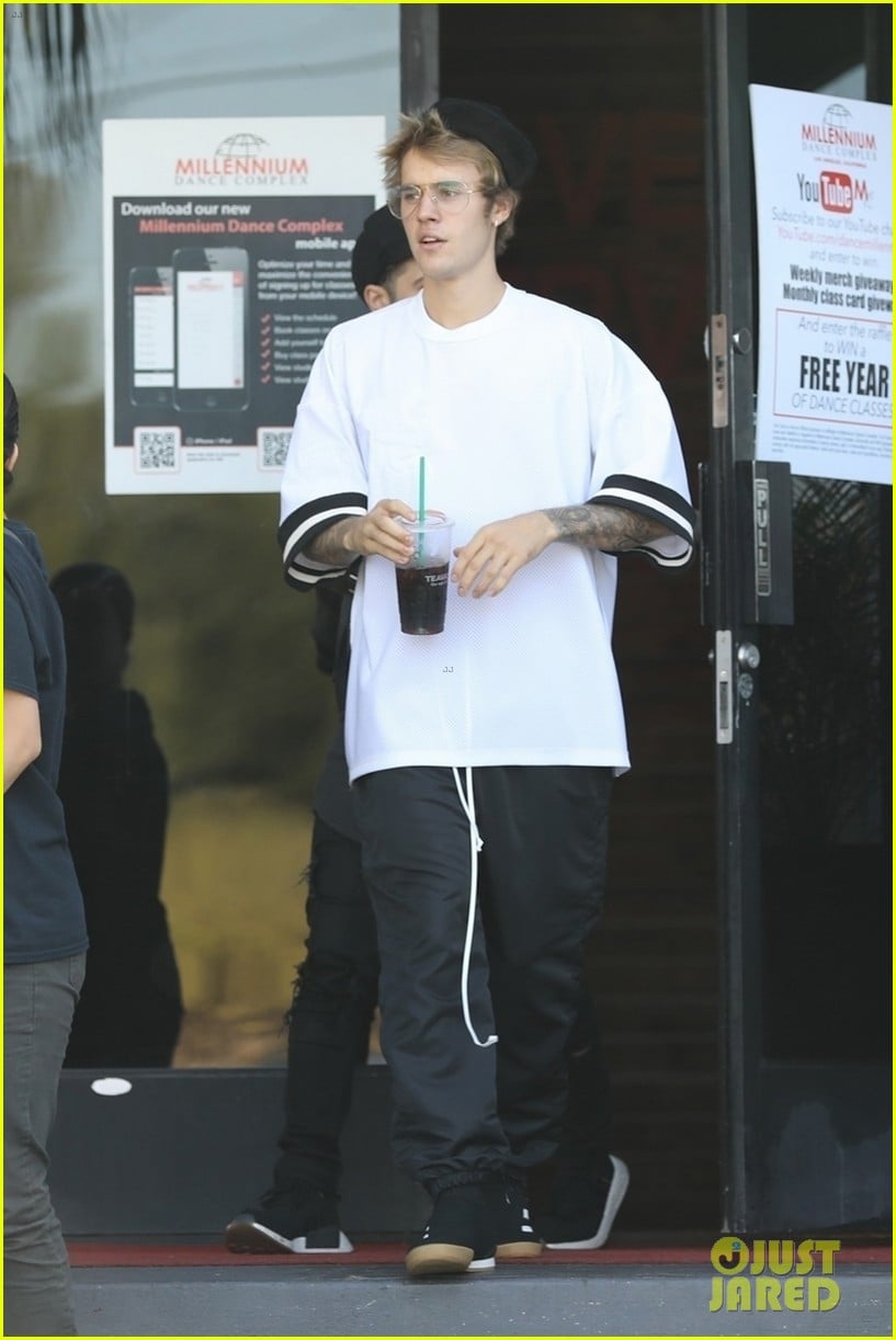 Justin Bieber Works Up a Sweat at Morning Dance Class: Photo 3994645 ...