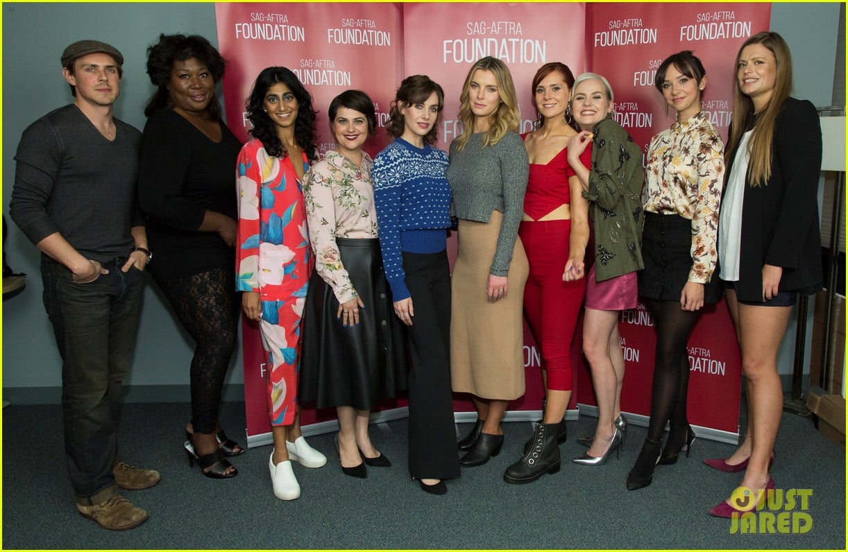 Alison Brie, Betty Gilpin Tease 'More Intense' Wrestling Scenes for ...