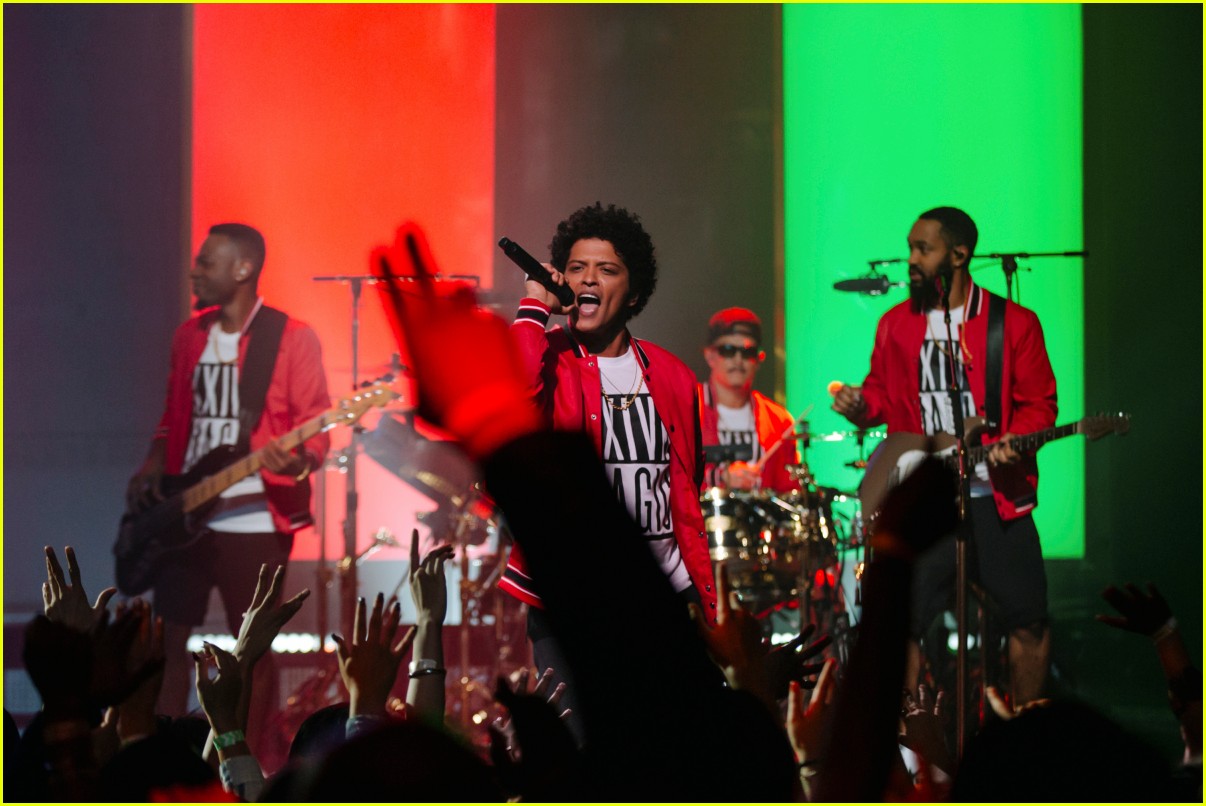 Bruno Mars Debuts Trailer for His CBS Concert Special!: Photo 3990671 ...