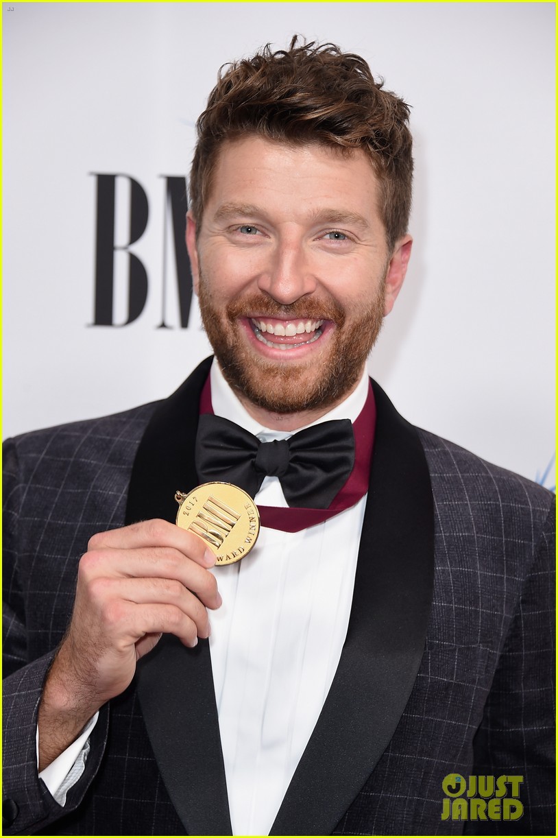 Luke Bryan & Thomas Rhett Pose with Their Wives at BMI Country Awards ...